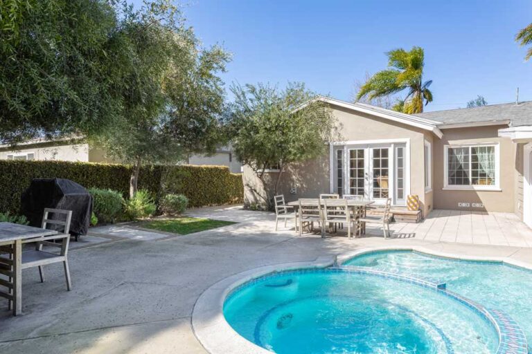 Alcohol Belly in Women: Causes, Risks, and How to Combat It